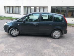 Black Ford C-Max 2010 in Kraslava, with an engine capacity of 1.60 L and mileage of 292 thousand km for 1450 €, photo 4 on AUTOMOTO.COM.LV