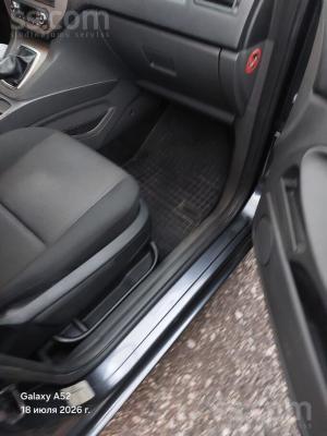 Black Ford C-Max 2010 in Kraslava, with an engine capacity of 1.60 L and mileage of 292 thousand km for 1450 €, photo 12 on AUTOMOTO.COM.LV
