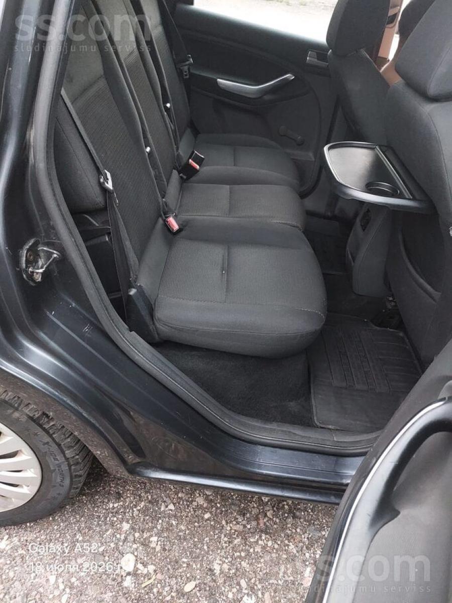 Black Ford C-Max 2010 in Kraslava, with an engine capacity of 1.60 L and mileage of 292 thousand km for 1450 €, photo 13 on AUTOMOTO.COM.LV