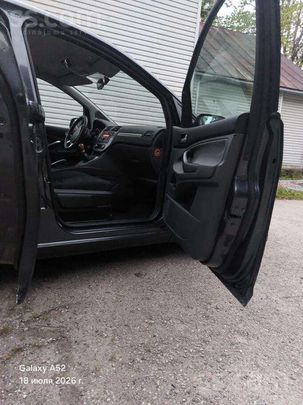Black Ford C-Max 2010 in Kraslava, with an engine capacity of 1.60 L and mileage of 292 thousand km for 1250 €, photo 6 on AUTOMOTO.COM.LV