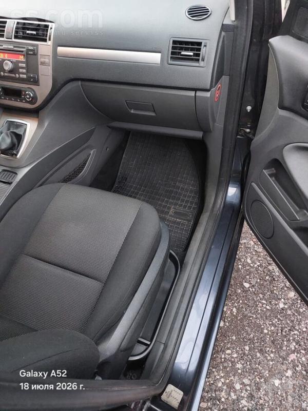 Black Ford C-Max 2010 in Kraslava, with an engine capacity of 1.60 L and mileage of 292 thousand km for 1250 €, photo 8 on AUTOMOTO.COM.LV
