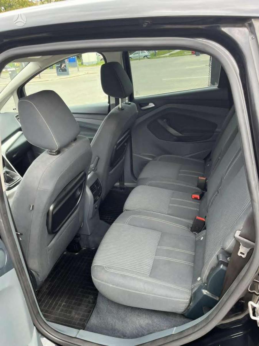 Black Ford C-Max 2011 in Vilnius, with an engine capacity of 1.60 L and mileage of 280 thousand km for 3200 €, photo 6 on AUTOMOTO.COM.LV