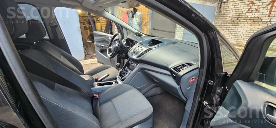 Melns Ford C-Max 2011 Rīga, ar dzinēja tilpumu 1.60 L un nobraukumu 195 tūkst. km par 2500 €, foto 3 vietnē AUTOMOTO.COM.LV