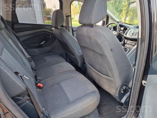 Black Ford C-Max 2012 in Riga, with an engine capacity of 1.60 L and mileage of 195 thousand km for 2490 €, photo 10 on AUTOMOTO.COM.LV