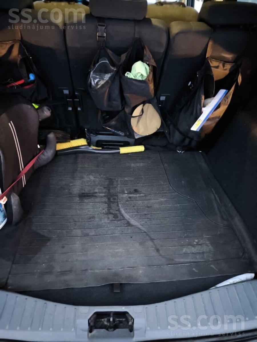 Melns Ford C-Max 2013 Rīga, ar dzinēja tilpumu 1.60 L un nobraukumu 306 tūkst. km par 4600 €, foto 4 vietnē AUTOMOTO.COM.LV