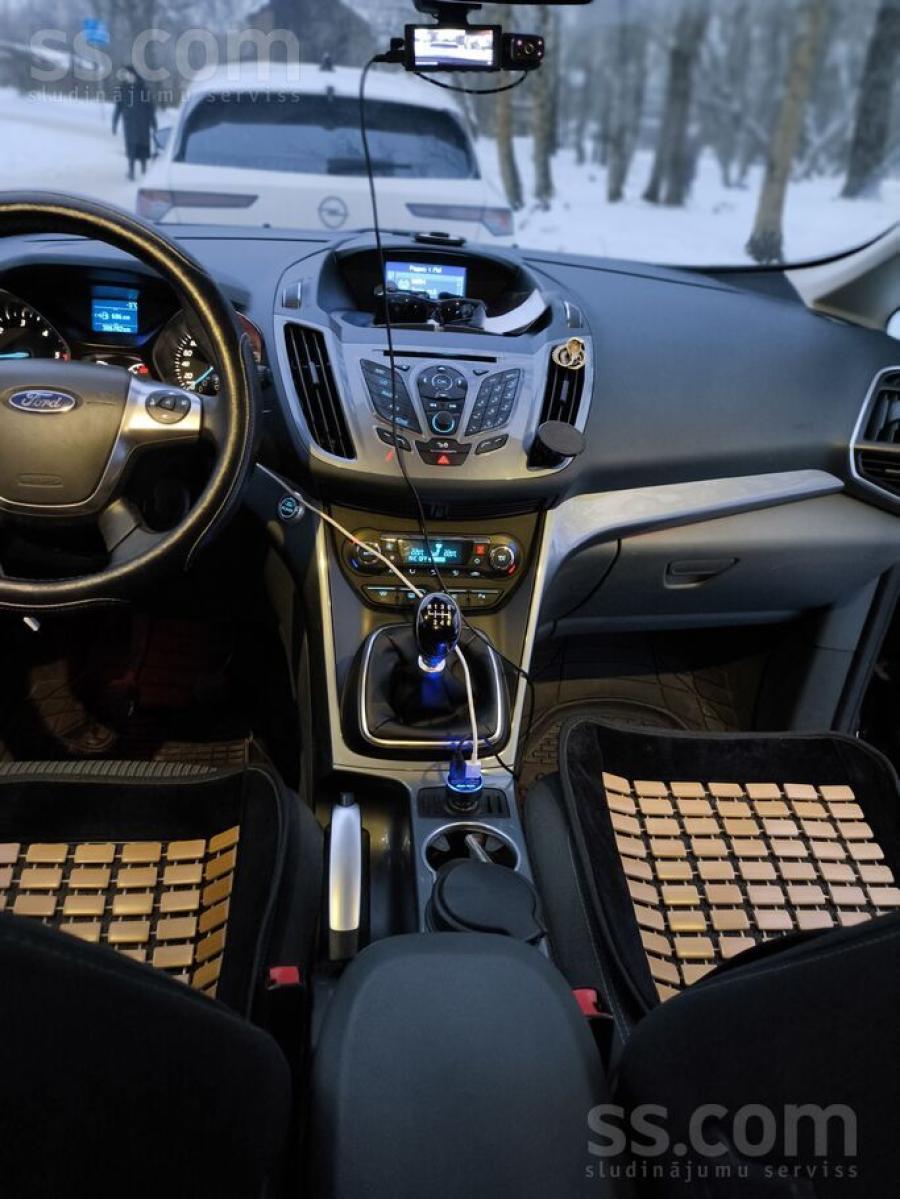 Melns Ford C-Max 2013 Rīga, ar dzinēja tilpumu 1.60 L un nobraukumu 306 tūkst. km par 4600 €, foto 5 vietnē AUTOMOTO.COM.LV