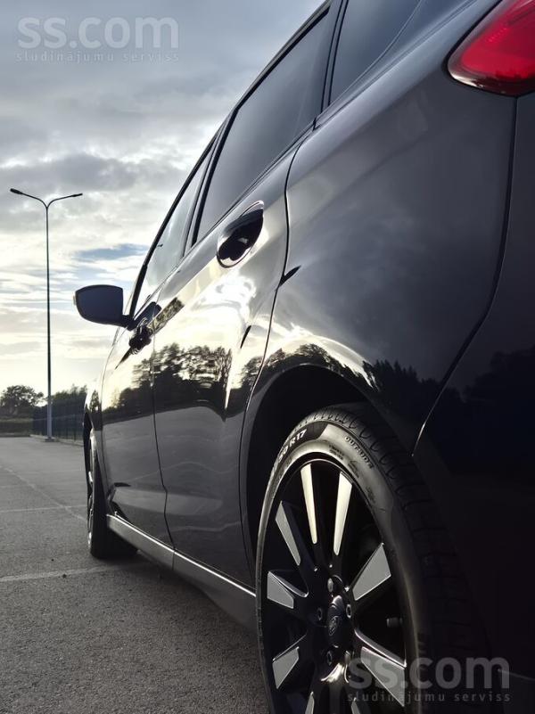 Black Ford C-Max 2014 in Jelgava, with an engine capacity of 1.60 L and mileage of 188 thousand km for 5550 €, photo 4 on AUTOMOTO.COM.LV