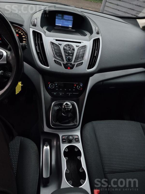 Black Ford C-Max 2014 in Jelgava, with an engine capacity of 1.60 L and mileage of 188 thousand km for 5550 €, photo 8 on AUTOMOTO.COM.LV