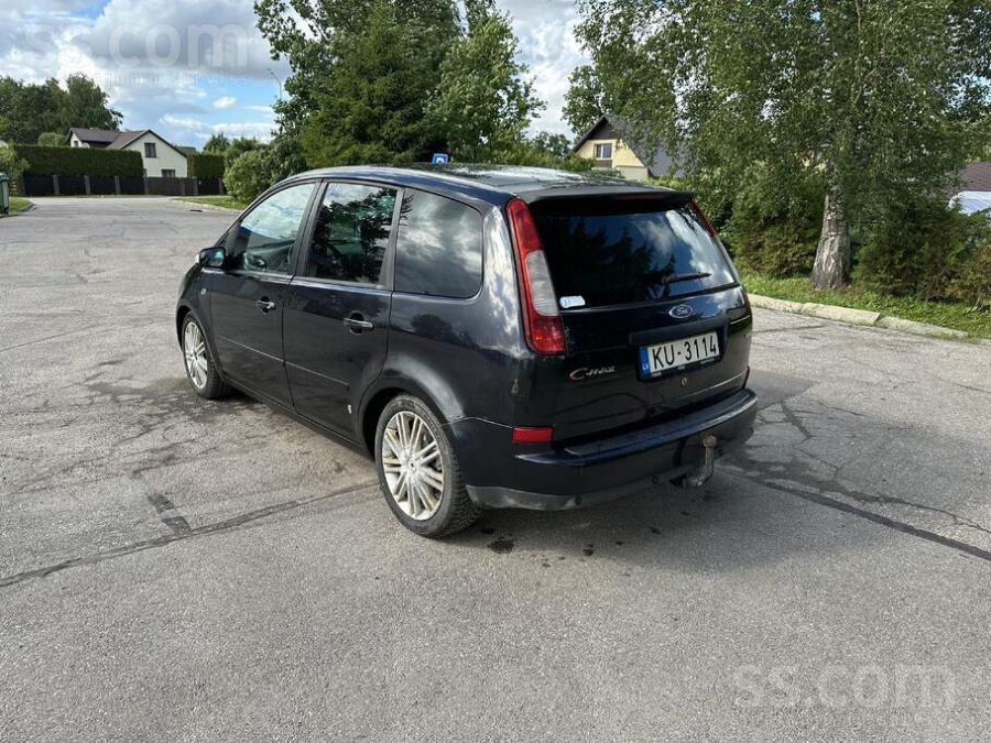 Black Ford C-Max 2004 in Jelgava, with an engine capacity of 2.00 L and mileage of 381 thousand km for 1550 €, photo 8 on AUTOMOTO.COM.LV