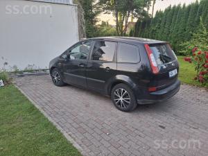Black Ford C-Max 2005 in Ogre, with an engine capacity of 1.60 L and mileage of 305 thousand km for 1250 €, photo 4 on AUTOMOTO.COM.LV