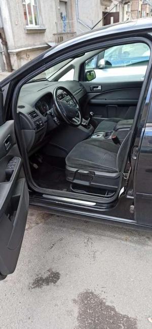 Black Ford C-Max 2006 in Siauliai, with an engine capacity of 1.56 L and mileage of 288 thousand km for 900 €, photo 8 on AUTOMOTO.COM.LV