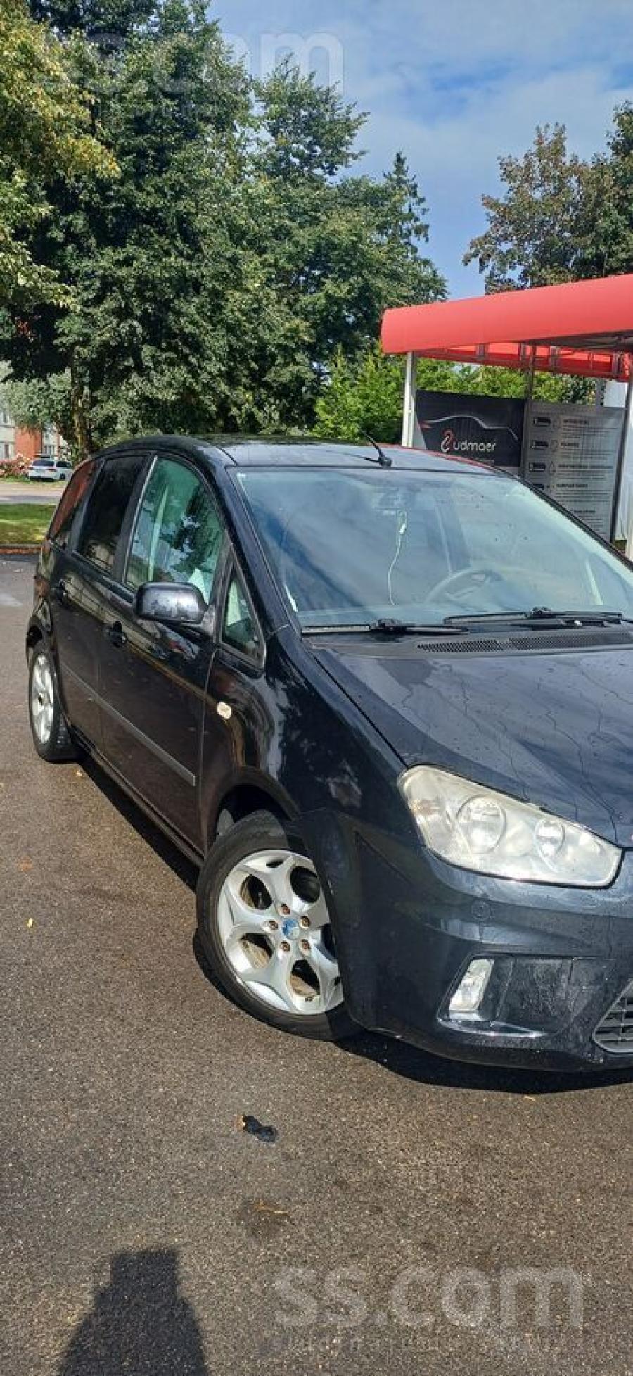 Black Ford C-Max 2007 in Liepaja, with an engine capacity of 1.60 L and mileage of 344 thousand km for 1100 €, photo 1 on AUTOMOTO.COM.LV
