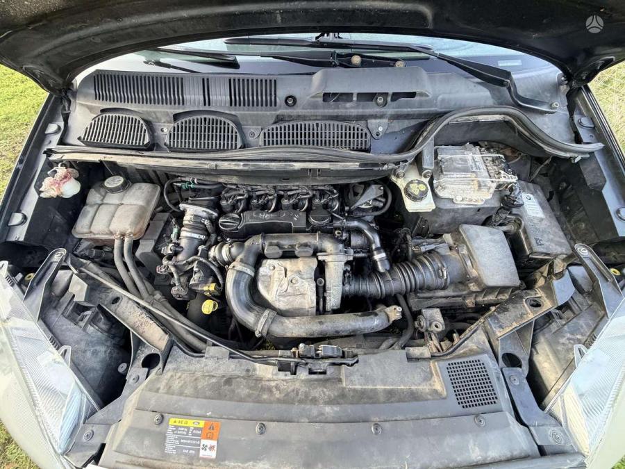 Black Ford C-Max 2007 in Utena, with an engine capacity of 1.56 L and mileage of 275 thousand km for 320 €, photo 11 on AUTOMOTO.COM.LV