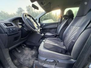 Black Ford C-Max 2007 in Utena, with an engine capacity of 1.56 L and mileage of 275 thousand km for 320 €, photo 13 on AUTOMOTO.COM.LV