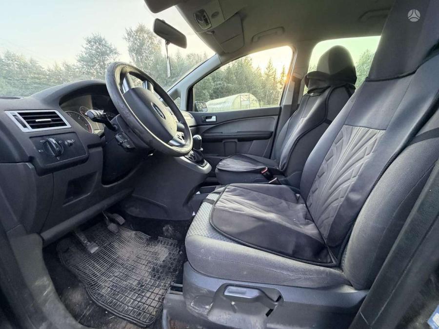 Black Ford C-Max 2007 in Utena, with an engine capacity of 1.56 L and mileage of 275 thousand km for 320 €, photo 13 on AUTOMOTO.COM.LV