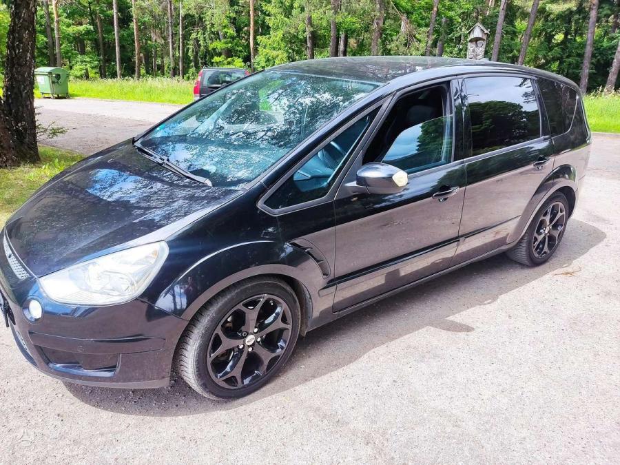 Melns Ford C-Max 2008 Utena, ar dzinēja tilpumu 2.00 L un nobraukumu 288 tūkst. km par 3150 €, foto 7 vietnē AUTOMOTO.COM.LV