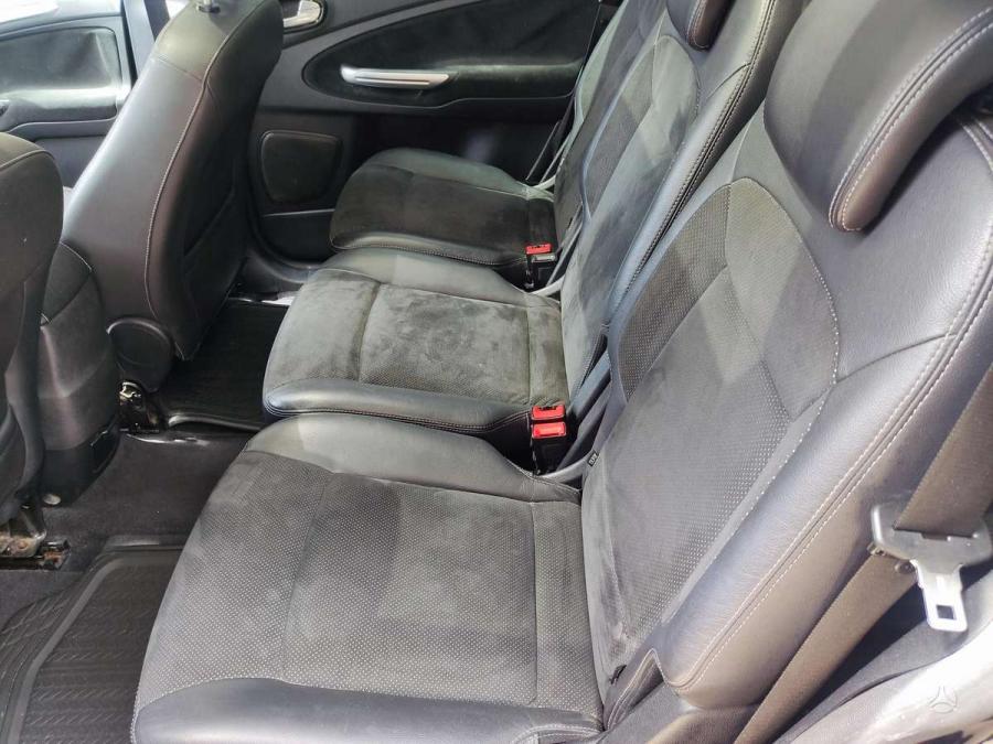 Melns Ford C-Max 2008 Utena, ar dzinēja tilpumu 2.00 L un nobraukumu 288 tūkst. km par 3150 €, foto 10 vietnē AUTOMOTO.COM.LV