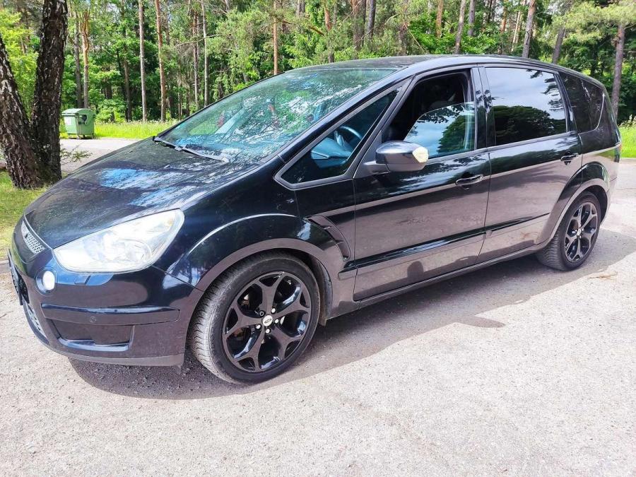 Melns Ford C-Max 2008 Utena, ar dzinēja tilpumu 2.00 L un nobraukumu 288 tūkst. km par 3150 €, foto 13 vietnē AUTOMOTO.COM.LV