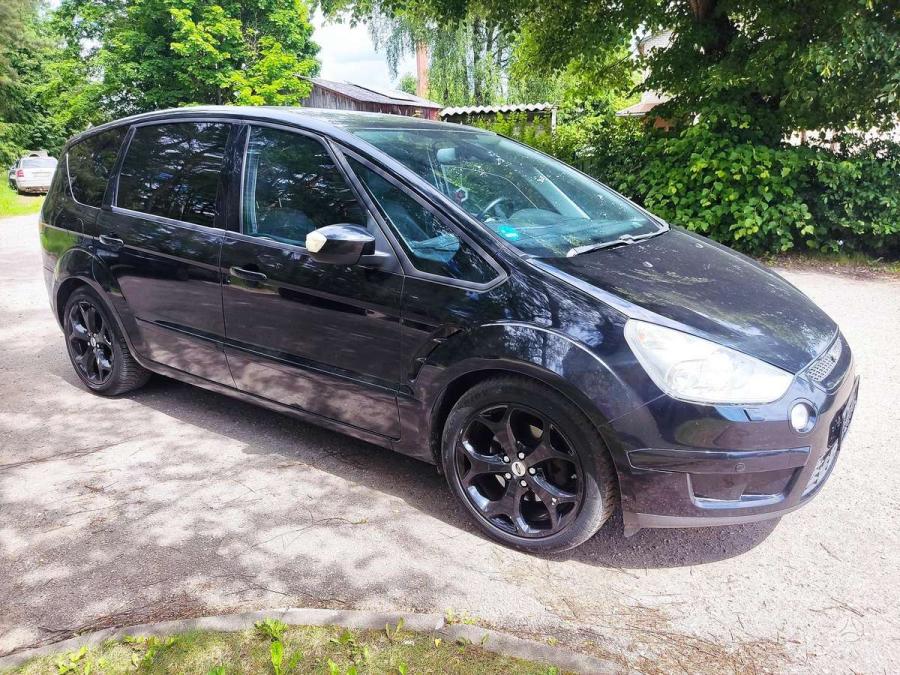 Melns Ford C-Max 2008 Utena, ar dzinēja tilpumu 2.00 L un nobraukumu 288 tūkst. km par 3150 €, foto 16 vietnē AUTOMOTO.COM.LV