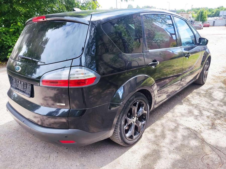 Melns Ford C-Max 2008 Utena, ar dzinēja tilpumu 2.00 L un nobraukumu 288 tūkst. km par 3150 €, foto 19 vietnē AUTOMOTO.COM.LV