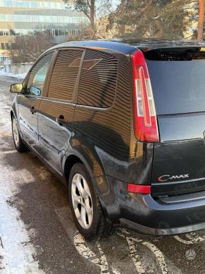 Black Ford C-Max 2009 in Vilnius, with an engine capacity of 1.56 L and mileage of 228 thousand km for 1900 €, photo 10 on AUTOMOTO.COM.LV