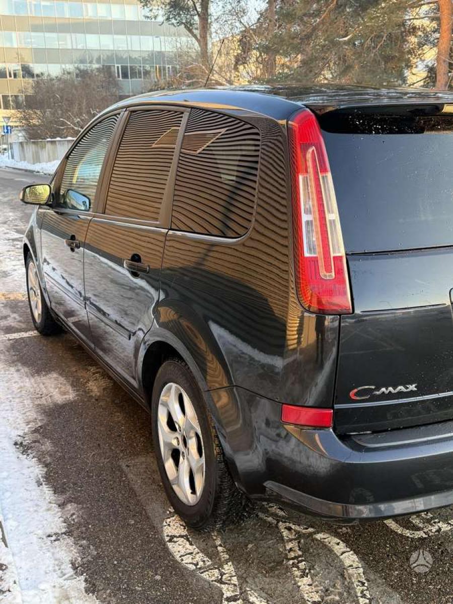 Black Ford C-Max 2009 in Vilnius, with an engine capacity of 1.56 L and mileage of 228 thousand km for 1900 €, photo 10 on AUTOMOTO.COM.LV