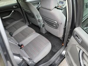 Black Ford C-Max 2009 in Alytus, with an engine capacity of 1.60 L and mileage of 264 thousand km for 2350 €, photo 12 on AUTOMOTO.COM.LV