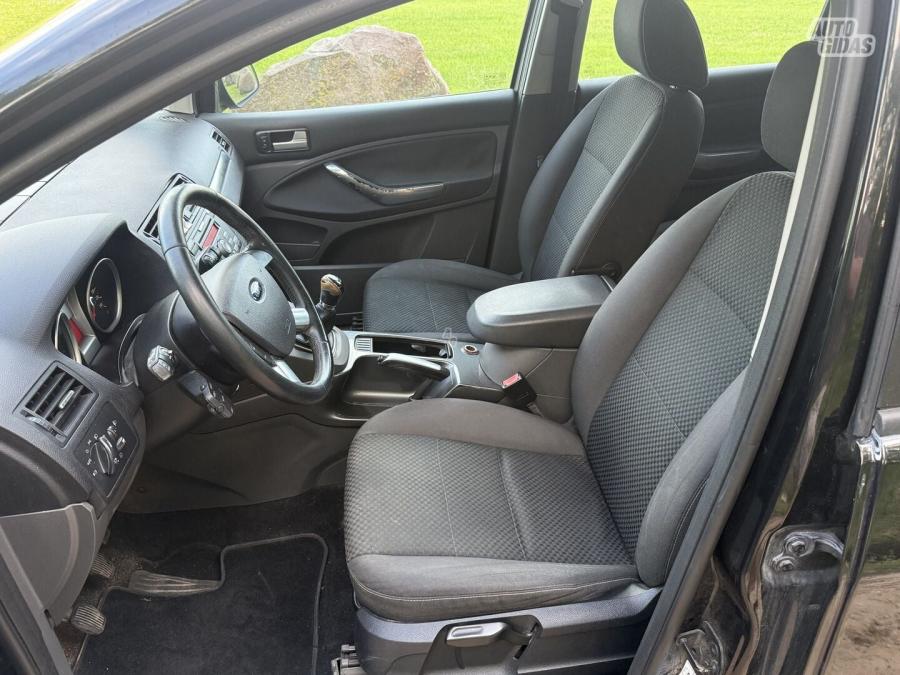 Black Ford C-Max 2009 in Siauliai, with an engine capacity of 1.60 L and mileage of 283 thousand km for 1800 €, photo 6 on AUTOMOTO.COM.LV