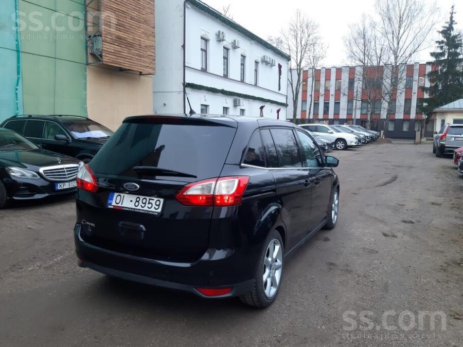 Black Ford C-Max 2011 in Daugavpils, with an engine capacity of 2.00 L and mileage of 0 thousand km for 4900 €, photo 5 on AUTOMOTO.COM.LV