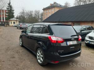 Black Ford C-Max 2011 in Daugavpils, with an engine capacity of 2.00 L and mileage of 0 thousand km for 4900 €, photo 7 on AUTOMOTO.COM.LV