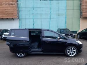 Black Ford C-Max 2011 in Daugavpils, with an engine capacity of 2.00 L and mileage of 0 thousand km for 4900 €, photo 10 on AUTOMOTO.COM.LV