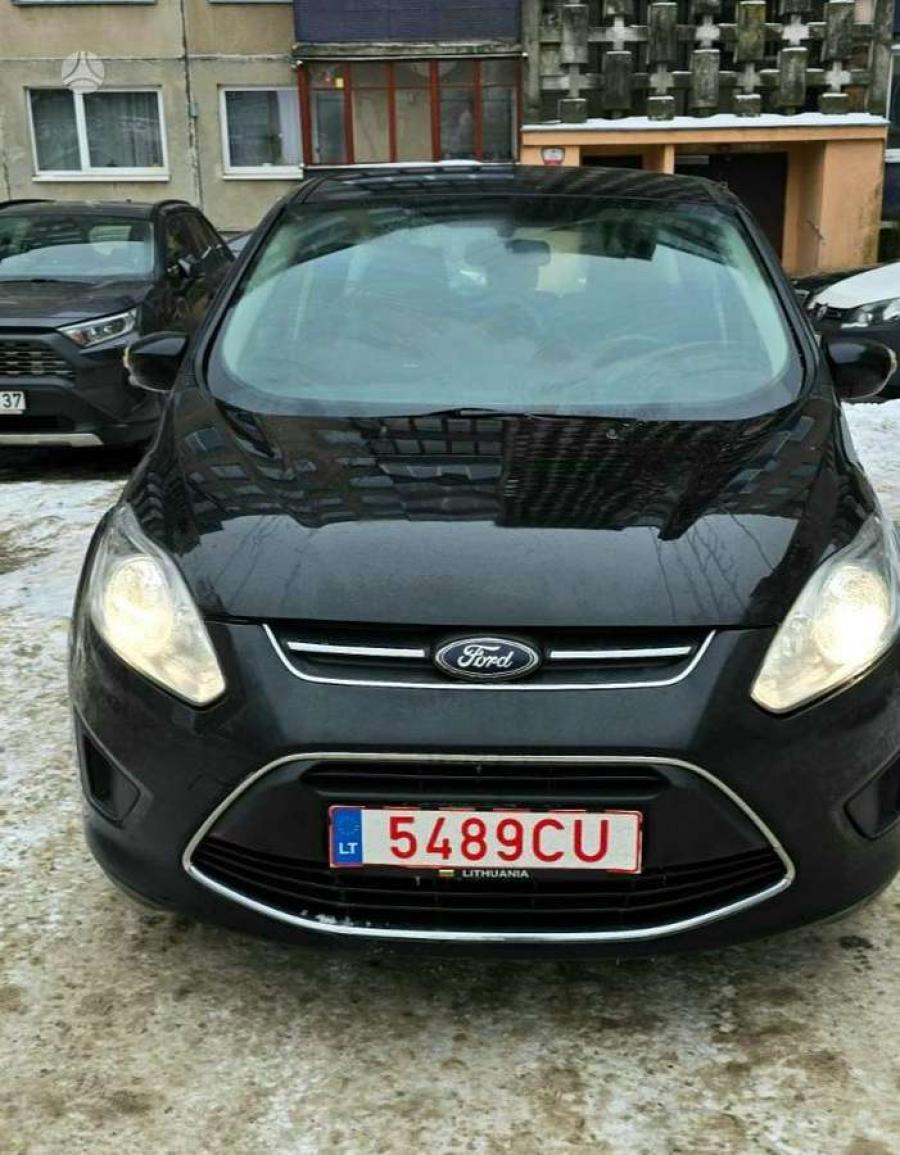 Black Ford C-Max 2011 in Vilnius, with an engine capacity of 1.60 L and mileage of 320 thousand km for 2700 €, photo 1 on AUTOMOTO.COM.LV