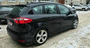 Black Ford C-Max 2011 in Vilnius, with an engine capacity of 1.60 L and mileage of 320 thousand km for 2700 €, photo 5 on AUTOMOTO.COM.LV