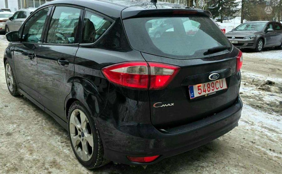 Black Ford C-Max 2011 in Vilnius, with an engine capacity of 1.60 L and mileage of 320 thousand km for 2700 €, photo 6 on AUTOMOTO.COM.LV
