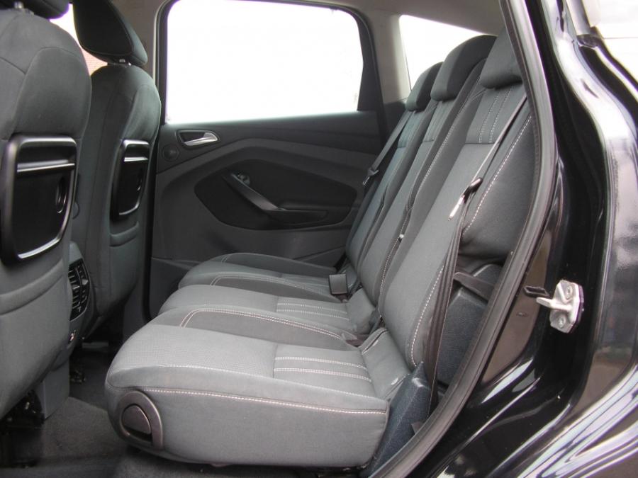 Black Ford C-Max 2011 in Riga, with an engine capacity of 1.60 L and mileage of 341 thousand km for 4150 €, photo 20 on AUTOMOTO.COM.LV