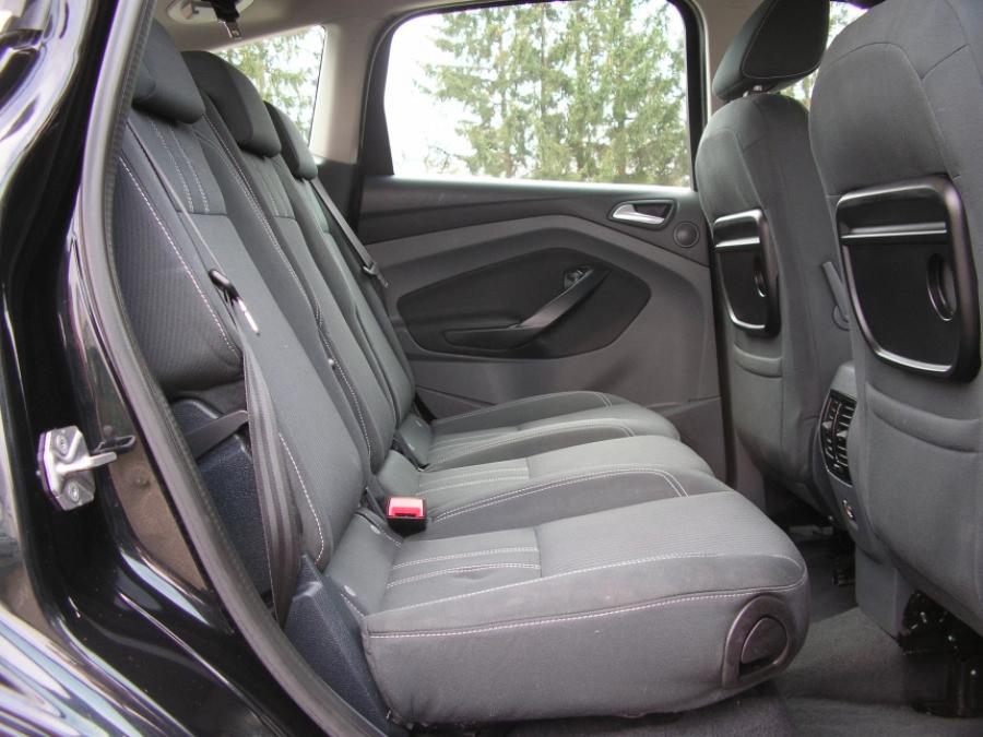 Black Ford C-Max 2011 in Riga, with an engine capacity of 1.60 L and mileage of 341 thousand km for 4150 €, photo 22 on AUTOMOTO.COM.LV