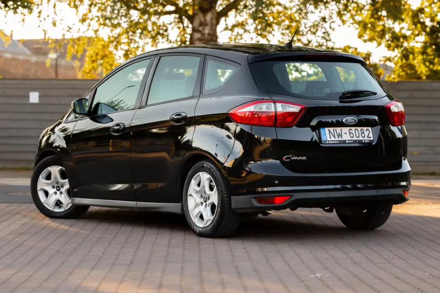 Black Ford C-Max 2011 in Jelgava, with an engine capacity of 1.60 L and mileage of 218 thousand km for 5200 €, photo 5 on AUTOMOTO.COM.LV