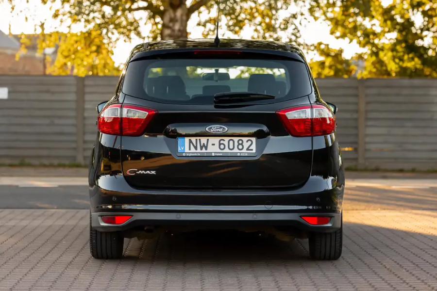 Black Ford C-Max 2011 in Jelgava, with an engine capacity of 1.60 L and mileage of 218 thousand km for 5200 €, photo 7 on AUTOMOTO.COM.LV