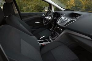 Black Ford C-Max 2011 in Jelgava, with an engine capacity of 1.60 L and mileage of 218 thousand km for 5200 €, photo 9 on AUTOMOTO.COM.LV