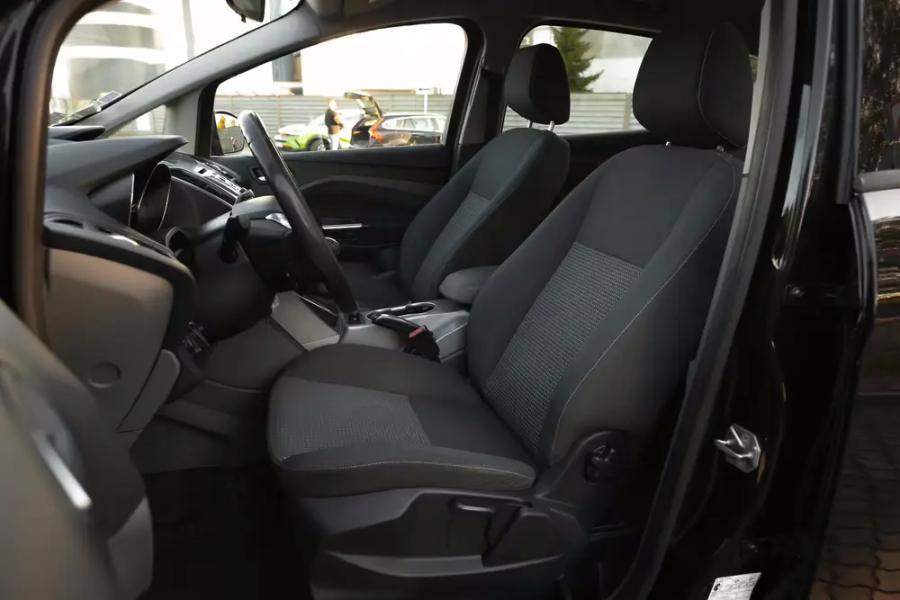 Black Ford C-Max 2011 in Jelgava, with an engine capacity of 1.60 L and mileage of 218 thousand km for 5200 €, photo 13 on AUTOMOTO.COM.LV