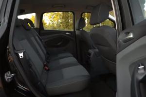 Black Ford C-Max 2011 in Jelgava, with an engine capacity of 1.60 L and mileage of 218 thousand km for 5200 €, photo 16 on AUTOMOTO.COM.LV