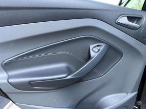 Melns Ford C-Max 2011 Viļņa, ar dzinēja tilpumu 1.56 L un nobraukumu 295 tūkst. km par 1850 €, foto 17 vietnē AUTOMOTO.COM.LV