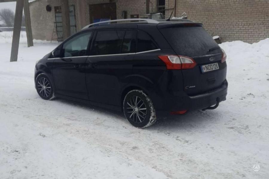 Black Ford C-Max 2012 in Radviliskis, with an engine capacity of 0.00 L and mileage of 270 thousand km for 2500 €, photo 3 on AUTOMOTO.COM.LV
