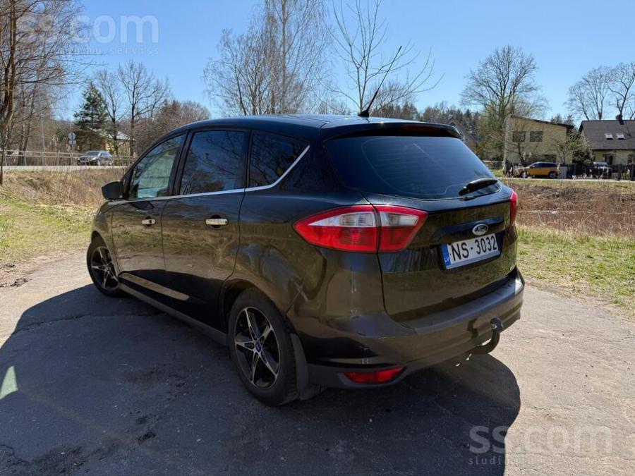 Black Ford C-Max 2012 in Riga, with an engine capacity of 1.60 L and mileage of 274 thousand km for 3500 €, photo 4 on AUTOMOTO.COM.LV