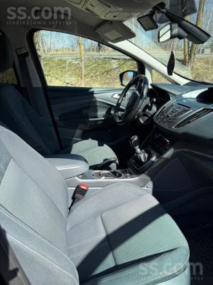 Black Ford C-Max 2012 in Riga, with an engine capacity of 1.60 L and mileage of 274 thousand km for 3500 €, photo 5 on AUTOMOTO.COM.LV