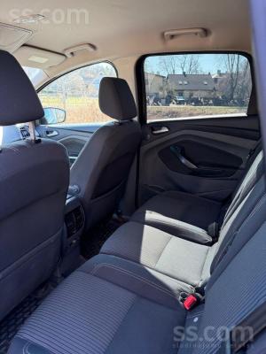 Black Ford C-Max 2012 in Riga, with an engine capacity of 1.60 L and mileage of 274 thousand km for 3500 €, photo 12 on AUTOMOTO.COM.LV