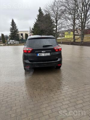 Black Ford C-Max 2012 in Talsi, with an engine capacity of 1.60 L and mileage of 264 thousand km for 4250 €, photo 9 on AUTOMOTO.COM.LV