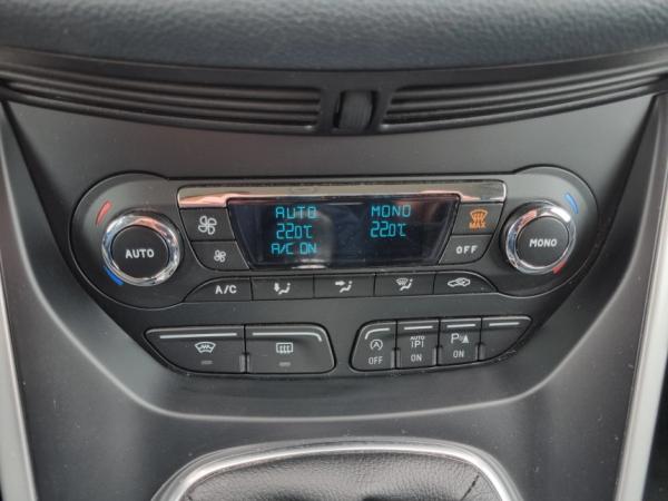Black Ford C-Max 2012 in Riga, with an engine capacity of 1.60 L and mileage of 171 thousand km for 6770 €, photo 4 on AUTOMOTO.COM.LV