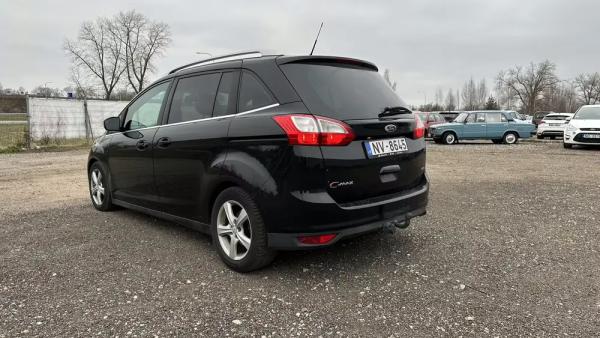 Black Ford C-Max 2012 in Daugavpils, with an engine capacity of 1.60 L and mileage of 253 thousand km for 4200 €, photo 3 on AUTOMOTO.COM.LV