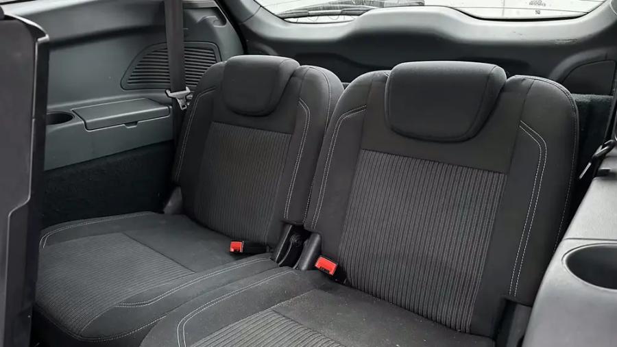 Melns Ford C-Max 2012 Daugavpils, ar dzinēja tilpumu 1.60 L un nobraukumu 253 tūkst. km par 4200 €, foto 21 vietnē AUTOMOTO.COM.LV